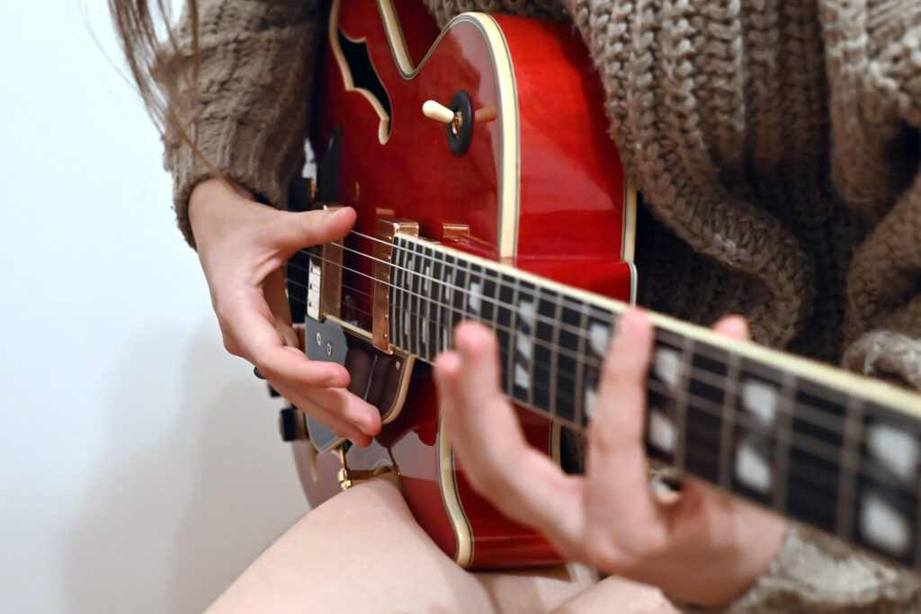 Two Guitarists, One Singer, One Team - ImMusic